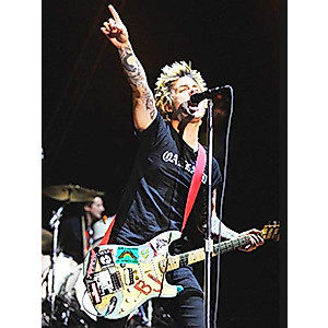 Mini BJ Guitar For G-R-E-E-N D-A-Y BILLIE JOE ARMSTRONG Display GIFT