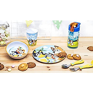 Zak Designs Bluey Kids Dinnerware Set Includes Plate, Bowl, Tumbler, Water Bottle, and Utensil Tableware, Made of Durable Material and Perfect for Kids (6 Piece Gift Set, Non-BPA)