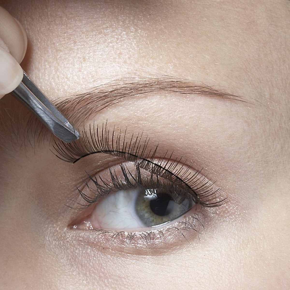 MAEXUS Self Adhesive Lash Strips for Fake Eyelashes, Black Eyelash Glue Strip, Essential for Wearing Fake Eyelashes, No Eyelash Glue, for Fake Eyelash Strip, 1 Meter