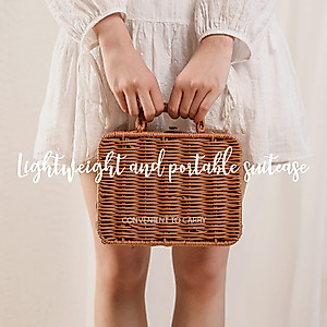 Baby Shower Gifts Basket Silicone Baby Feeding Set Supplies Includes Suction Bowl Spoon Baby Adjustable Bibs Sippy Cup Montessori Toy Monthly Milestone Cards Unique Baby Gifts Basket Essential Stuff