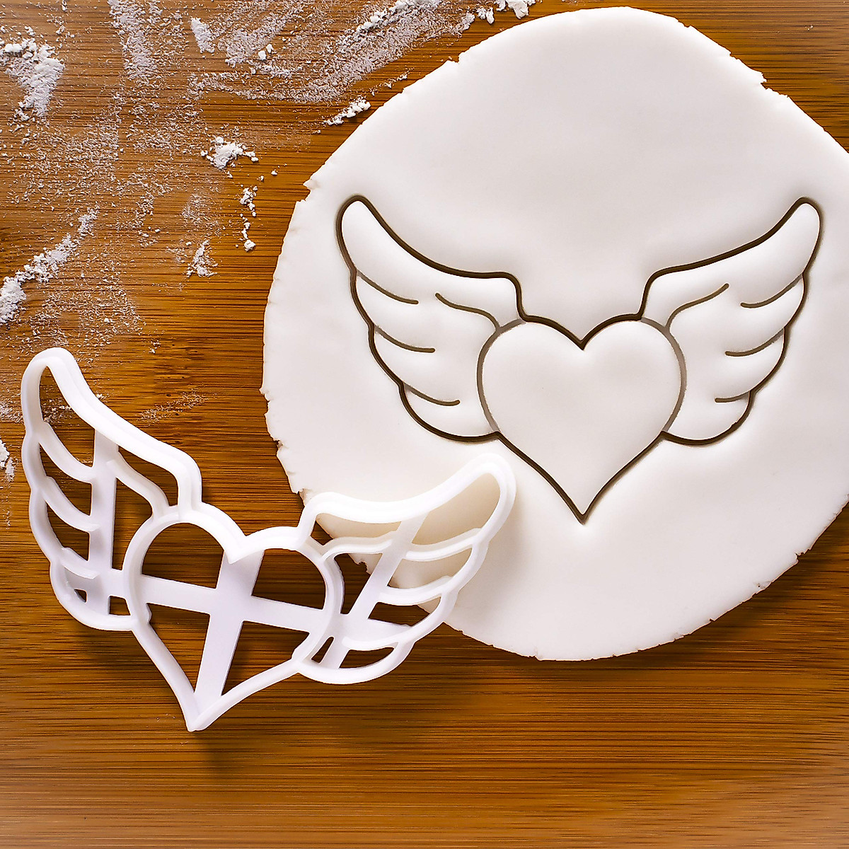 Heart with Angel Wings cookie cutter, 1 piece - Bakerlogy