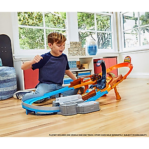 Hot Wheels Monster Trucks Scorpion Sting Raceway 3.5 feet Motorized Track Set with Giant Scorpion, 1:16 scale Monster Truck Podium Crasher & 1 Hot Wheels 1:64 Scale Night Shifter Model