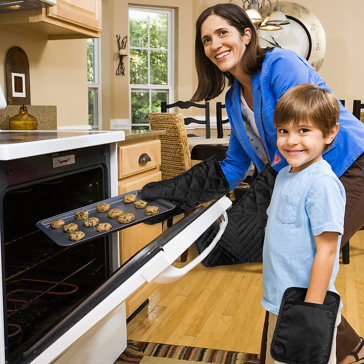 R HORSE 4Pcs Oven Mitts Pot Holders Set for Kitchen, Cotton Lining Heat Resistant Oven Gloves Black Kitchen Mittens Hot Pads Pot Holder with Pocket & Hanging Loop Trivets for Cooking Baking Grilling