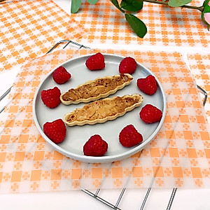 Suiwen 150pcs Orange and White Checkered Wax Paper Sheet for Food, Food Picnic Paper, Greaseproof Paper, Waterproof Dry Hamburger Paper Liners Wrapping Tissue for Plastic Food Basket (8.5 x 9.8 in)