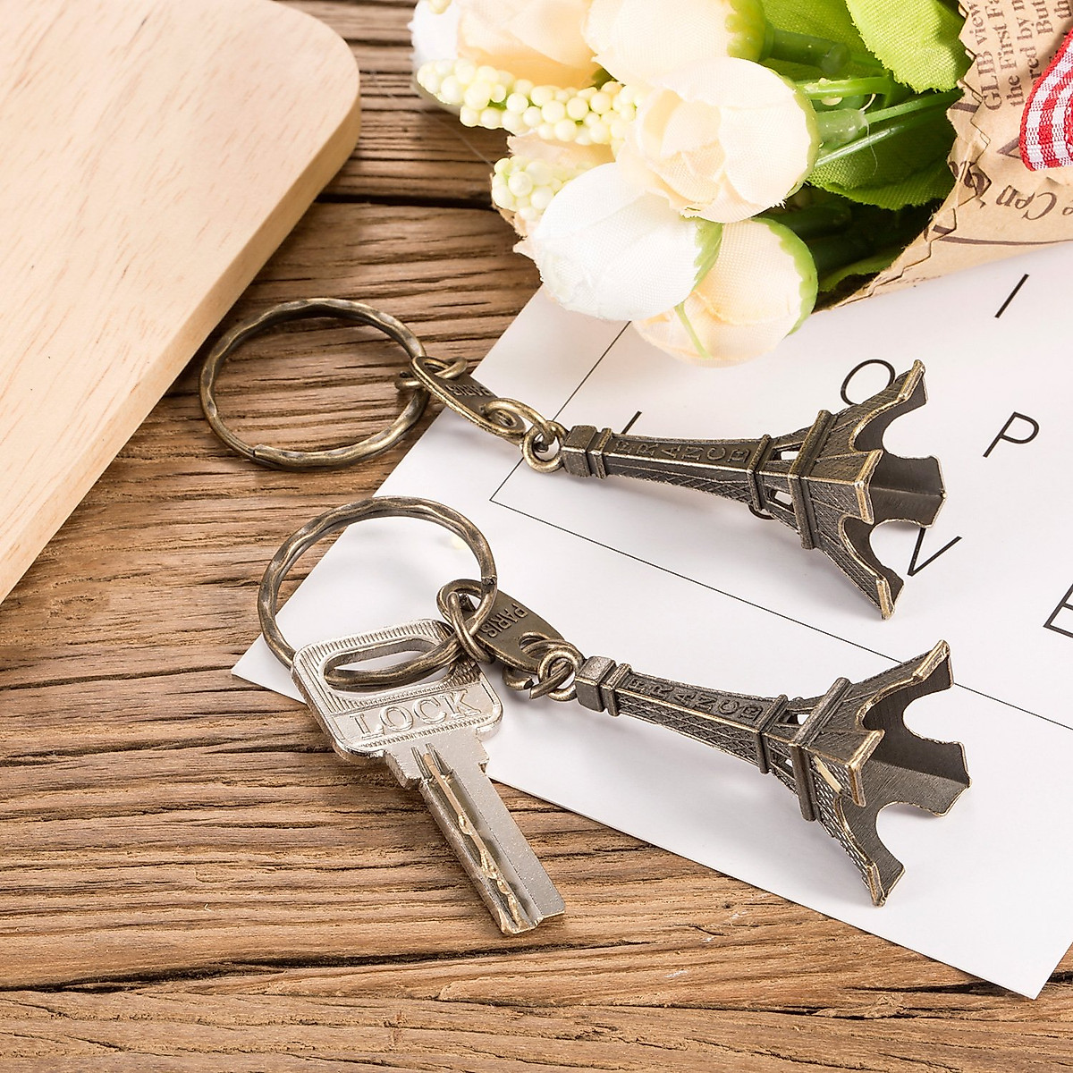 Outus 15 Pieces Eiffel Tower Keyring Retro Adornment French Souvenirs Keychains (Bronze)