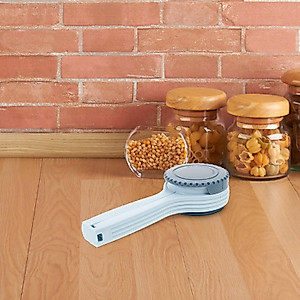 Hemoton 2Pcs Snack Bag Sealing Clips with Pour Spout,Reusable Food Storage Clamps for Chips and Snacks,Chip Bag Clip Airtight Bag Clip,Plastic Food Sealer Clips for Easy Pouring