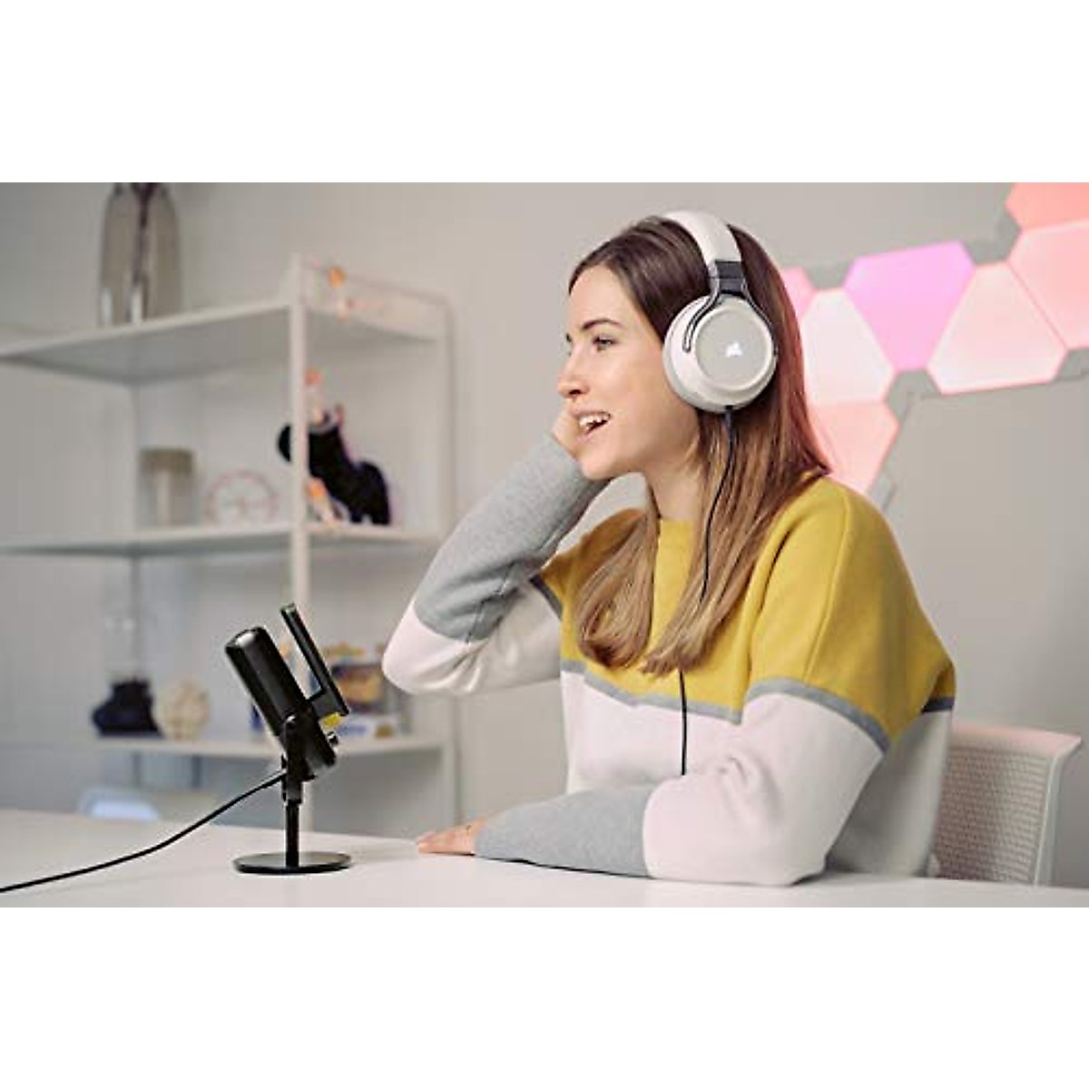 Elgato Pop Filter - Anti-Plosive Noise Shield Eliminates Pops and Hisses, Dual-Layer Steel Mesh with Magnetic Attachment Points, Custom Built for Elgato Wave:1/3, Black