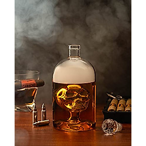 Kobi & Knight Premium Skull Decanter - Handmade Skull Whiskey Decanter with Airtight Stopper - Borosilicate Glass Skull Decanter - Thick Vodka, Rum, Gin, Tequila Bottle - 25fl oz / 750ml Skull Barware