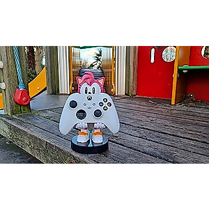 Exquisite Gaming: SEGA: Amy Rose - Original Mobile Phone & Gaming Controller Holder, Device Stand, Cable Guys, Sonic the Hedgehog Licensed Figure