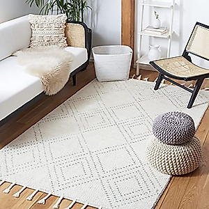 Safavieh Casablanca Collection Accent Rug - 4' x 6', Ivory & Grey, Handmade Moroccan Boho Wool Braided Tassel, Ideal for High Traffic Areas in Entryway, Living Room, Bedroom (CSB676F)