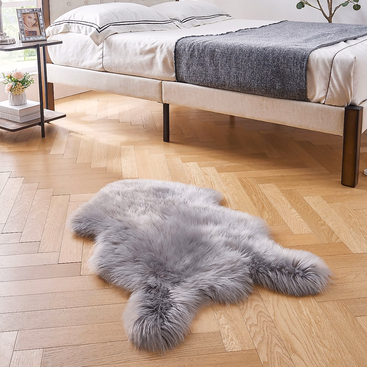 Rainlin Ultra Soft Fluffy Faux Fur Sheepskin Rugs for Bedroom Living Room Grey Fuzzy Washable Home Decor Carpets Plush Shag Small Area Rugs,2x3 Feet