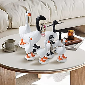 GRAPMKTG Magnetic Goose Key Holder Cute Home Decor Kawaii Room Office Table Desk Decor Aesthetic Funny Sculpture Bedroom Decor Housewarming Gifts for Women Men1 Pack
