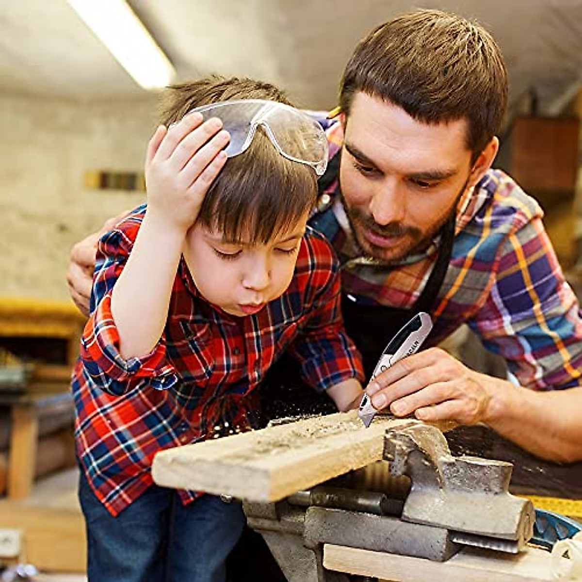 Folding Utility Knife, Heavy Duty Box Cutter Retractable, Ergonomic Aluminum Body with Belt Clip, Safety Lock Design, Perfect for Office, Arts Crafts and Home use (Screw Bits Inside)