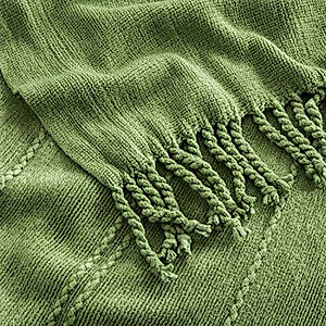 Revdomfly Knitted Throw Blanket Green Farmhouse Woven Blankets with Fringe Tassels for Couch Bed, 47" x 67", Green