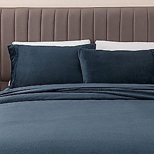 Great Bay Home Extra Soft Velvet Plush Queen Micro Fleece Sheet Set | Deluxe Microplush Non Pilling Sheets, Deep Pocket | Lavish Sherpa Velvet Luxe Collection (Queen, Denim Blue)