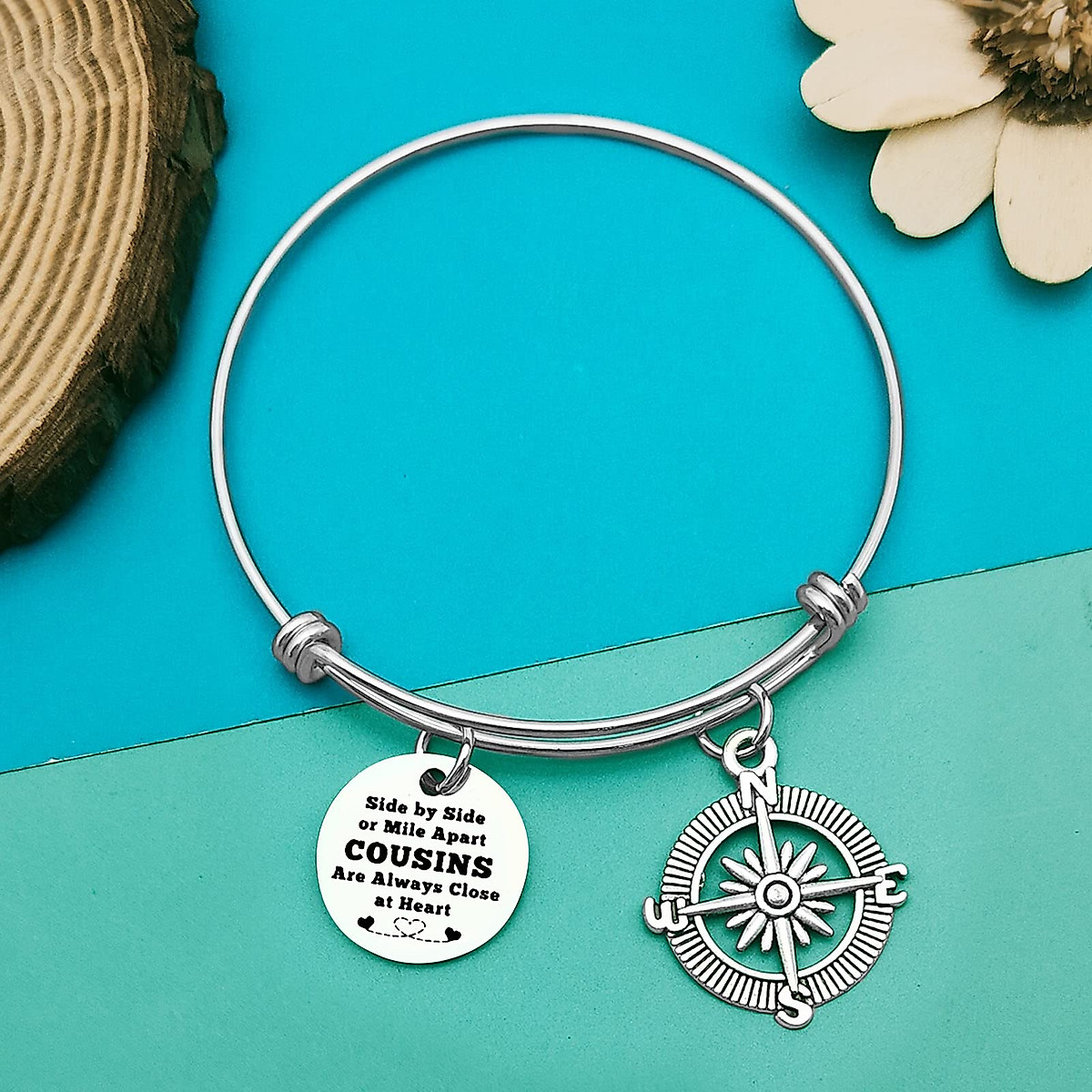 Cousins Gifts Cousin Expandable Bracelet Cousin Jewelry for Women Cousins Bracelet Gifts Cousin Bangle Birthday Gift for Cousin Friend Female Appreciation Gift for Cousin Sister Christmas Wedding Gift