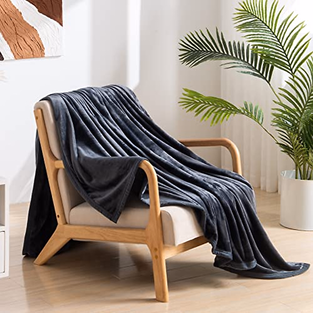 Finehom Soft Flannel Fleece Throw Blanket Queen Size, All Season 330GSM Super Soft Cozy and Warm Blanket for Bed Sofa Couch, 90x90 Inches, Dark Grey