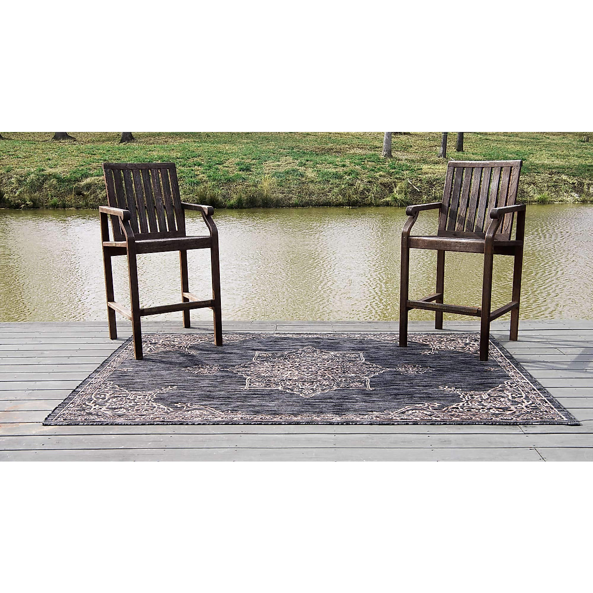 Unique Loom Outdoor Traditional Collection Area Rug - Antique (4' 1" x 6' 1" Rectangle, Charcoal Gray/ Natural)