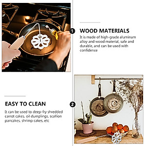 Hemoton Aluminum Waffle Mold, Rosette Timbale Mold, Wooden Handle Frying Mold for Rosette Bunuelos Cookie (Flower Pattern)