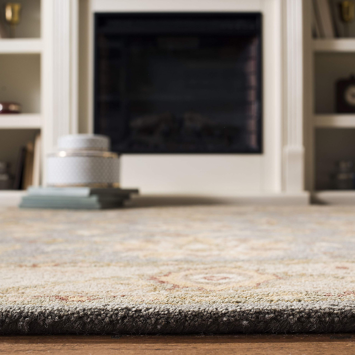 SAFAVIEH Antiquity Collection 3' x 5' Blue / Beige AT312A Handmade Traditional Oriental Premium Wool Area Rug