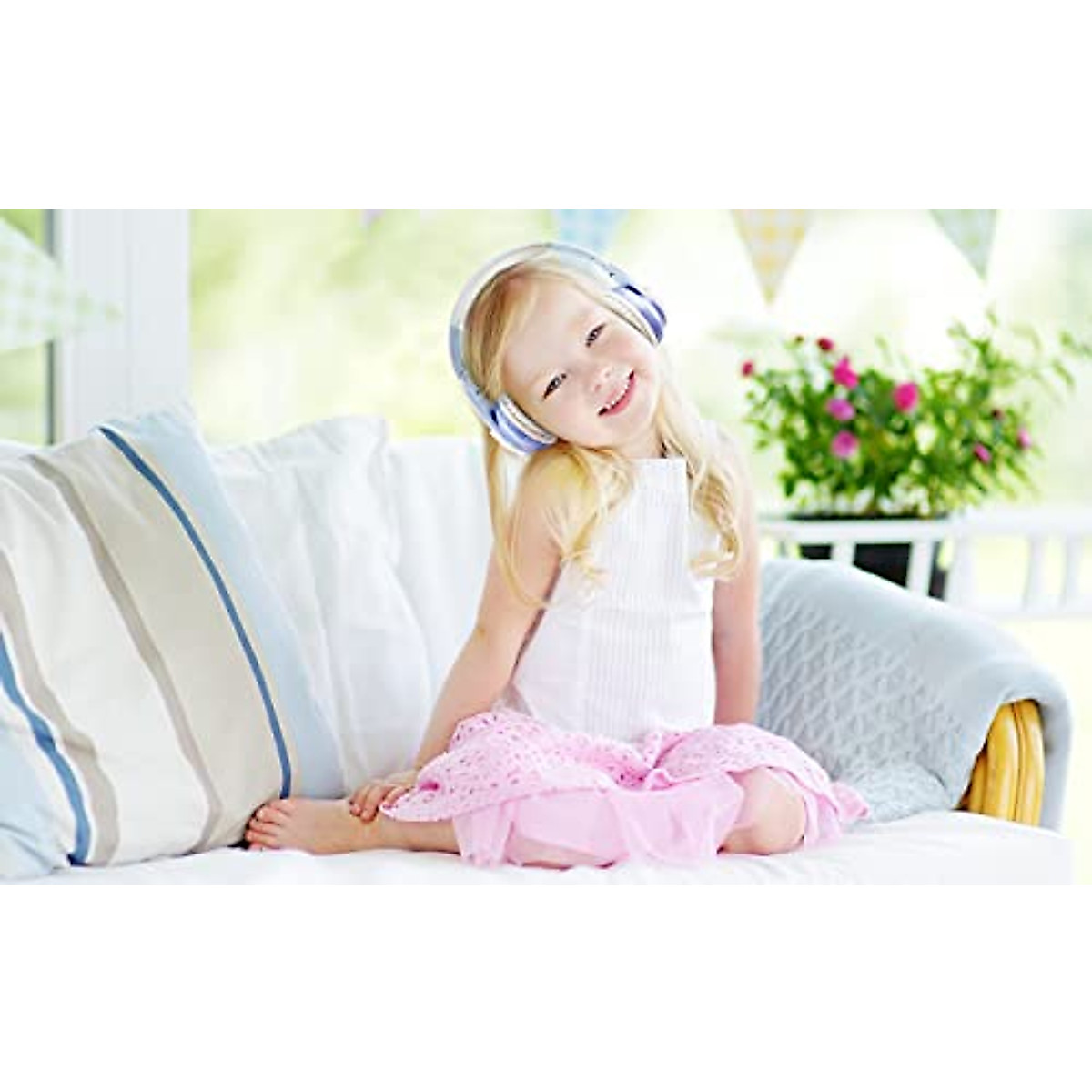 eKids Disney Frozen Bluetooth Headphones with EZ Link, Wireless Headphones with Microphone and Aux Cord, Kids Headphones for School, Home, or Travel