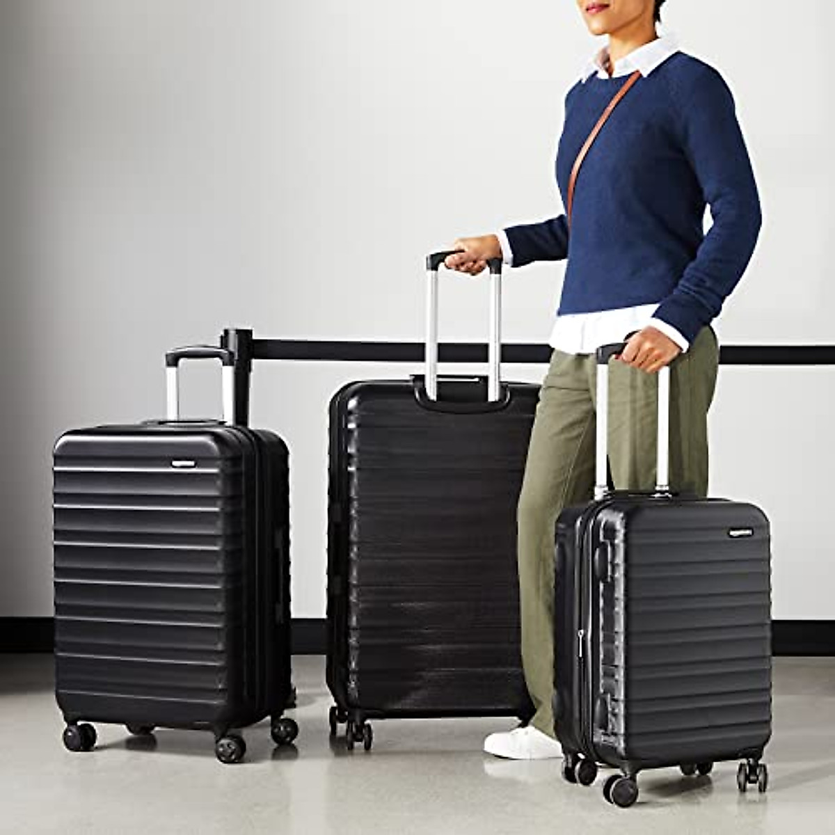 Amazon Basics 3-Piece Set Hardside Spinner, Black