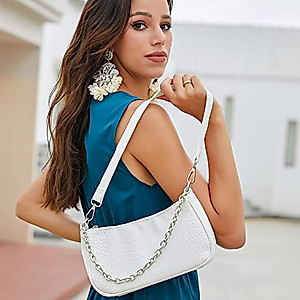 BOBOWINGS White Small Purses for Women, Mini Crocodile Pattern Leather Shoulder Bag Trendy with Silver Chain, Zipper Closure