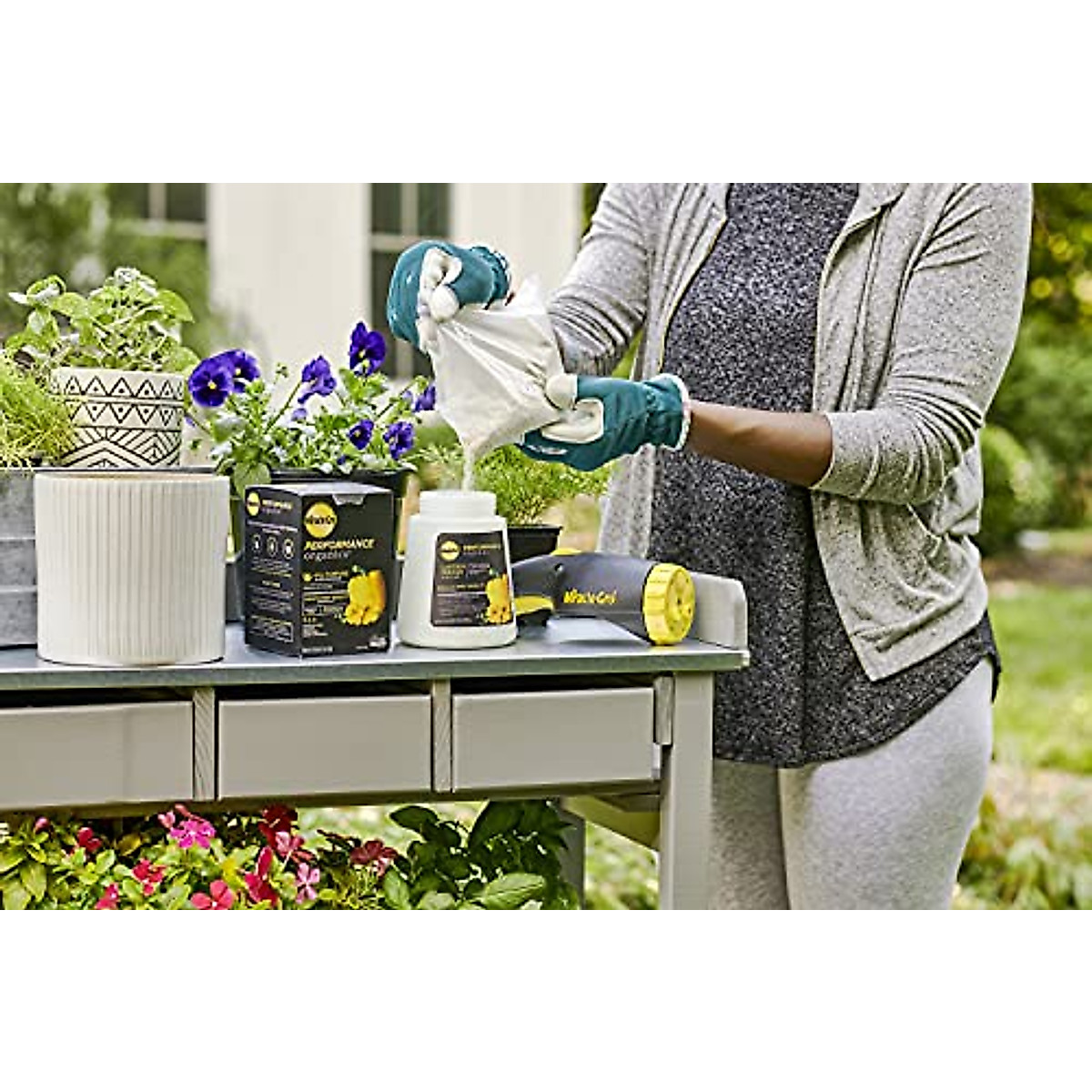 Miracle-Gro Performance Organics Garden Feeder, 12 oz. - Includes First Feeding of Miracle-Gro Performance Organics Plant Nutrition Inside - Feed Vegetables, Flowers and Herbs While Watering