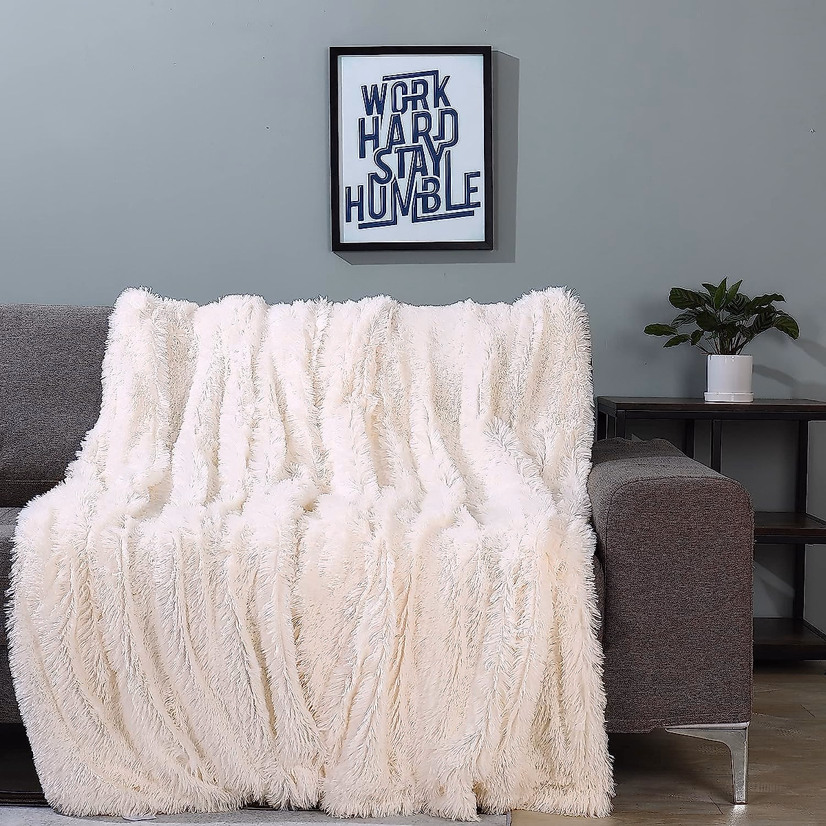 Tuddrom Decorative Extra Soft Faux Fur Blanket Queen Size 80"x90",Solid Reversible Fuzzy Long Hair Shaggy Blanket,Fluffy Plush Fleece Comfy Microfiber Fur Blanket for Couch Sofa Bed,Cream White