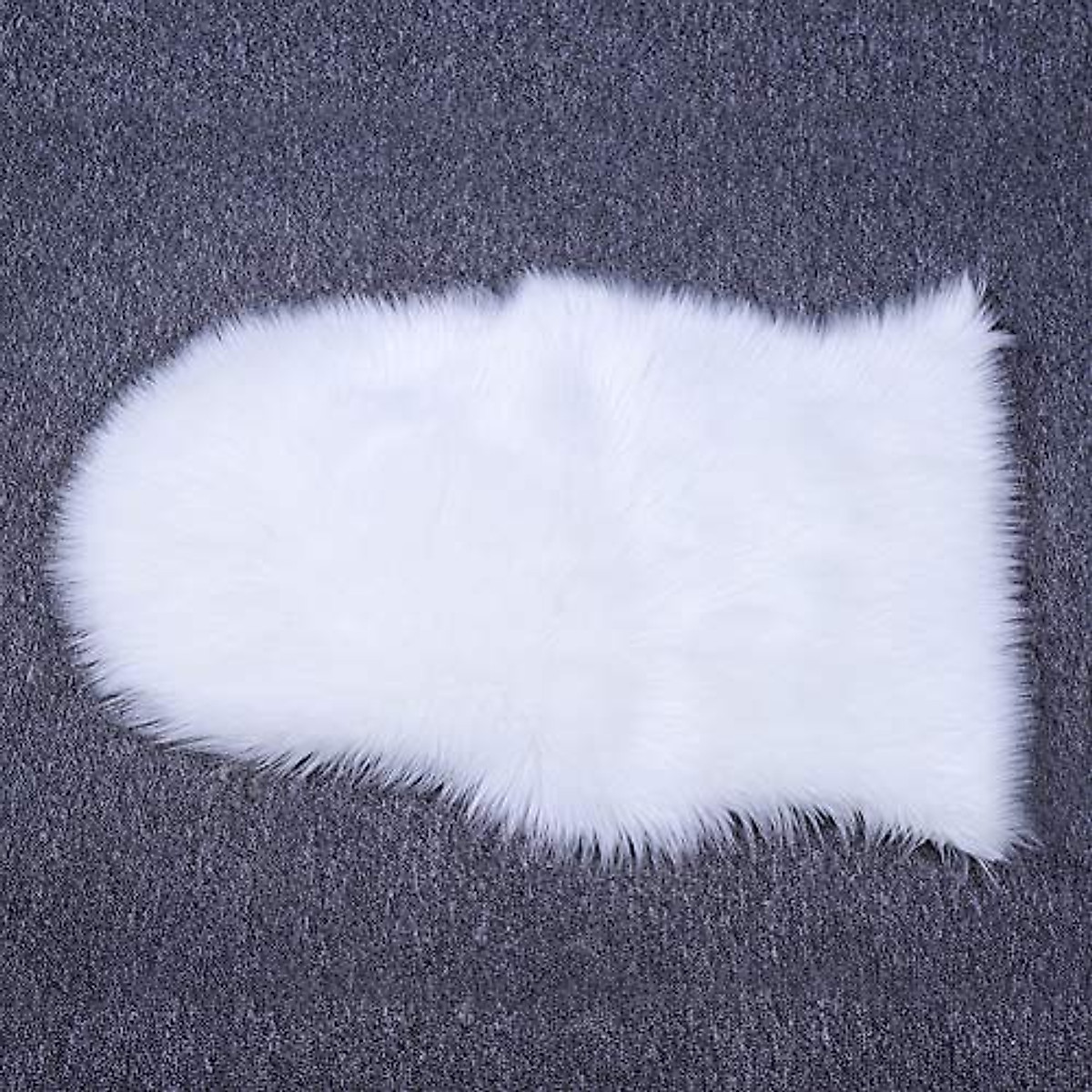 Dikoaina Classic Soft Faux Sheepskin Fur Rug White Fluffy Area Rug Shag Rug Carpets for Bedroom Living Room
