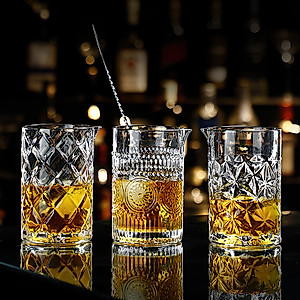 Kingrol Professional Cocktail Mixing Glasses, Set of 2, 21 Ounces Heavy Duty Mixing Pitchers for Stirred Cocktail, Crystal Clear Stirring Glasses, Fancy Embossed Design