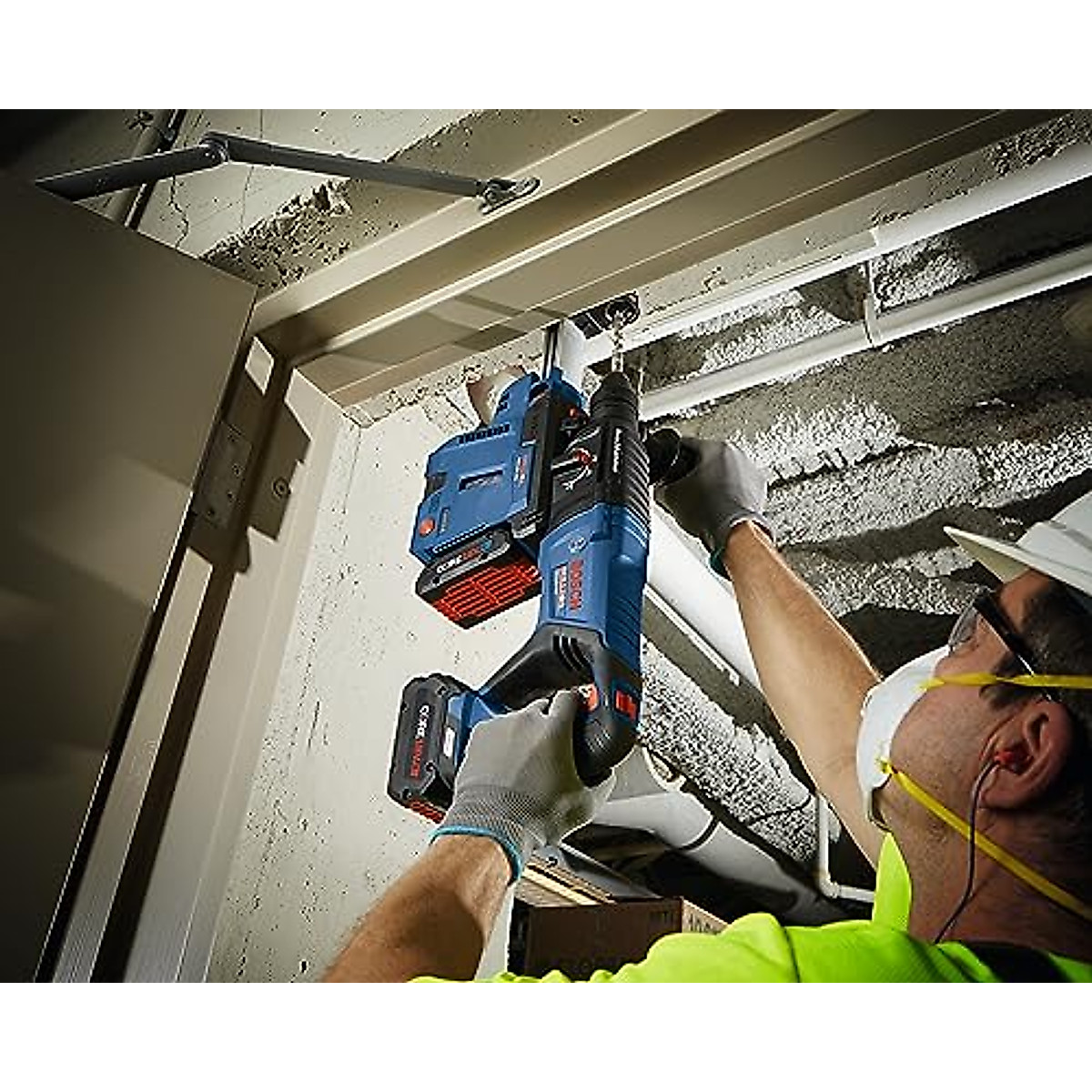 BOSCH GBH18V-26DK24 18V EC Brushless SDS-plus® Bulldog™ 1 In. Rotary Hammer Kit with (2) CORE18V® 8 Ah High Power Batteries
