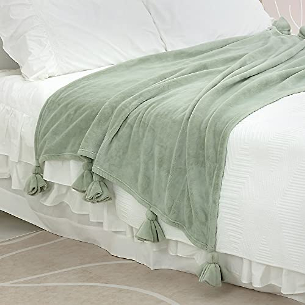 Amélie Home Fleece Throw Blankets with Knot Fringe,Sage Green,50"x60"