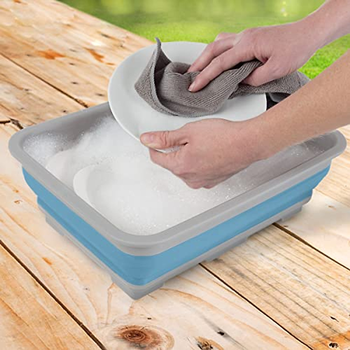 Collapsible Bucket - 10-Liter Multipurpose Wash Bin for Camping, Beach Trips, Tailgating Parties, and Cleaning Supplies by Wakeman