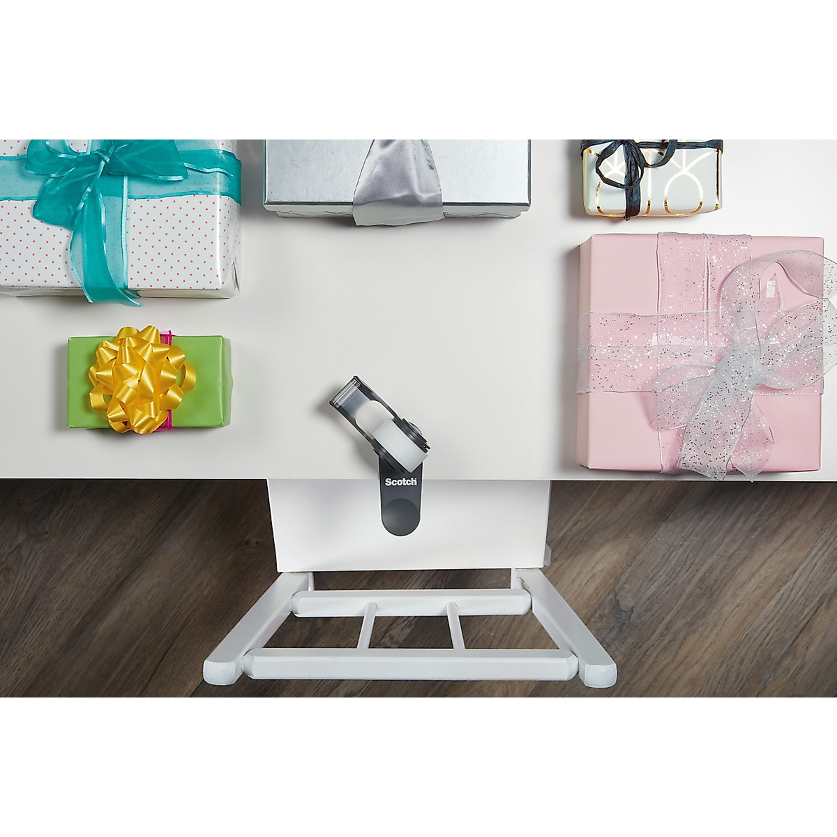 Scotch Desktop Tape Dispenser, Great for Gift Wrapping, 1 Dispenser (C19-CLIP-CCW)