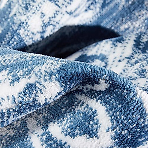 Well Woven Della Light Blue Vintage Medallion Pattern Area Rug (7'10" x 9'10")