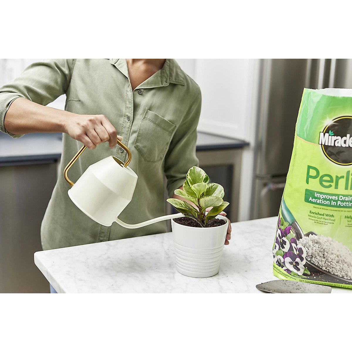 Miracle-Gro Perlite, Enriched with Plant Food, Improves Drainage and Aeration in Potting Mixes, For Container Plants, 8 qt., 3-Pack