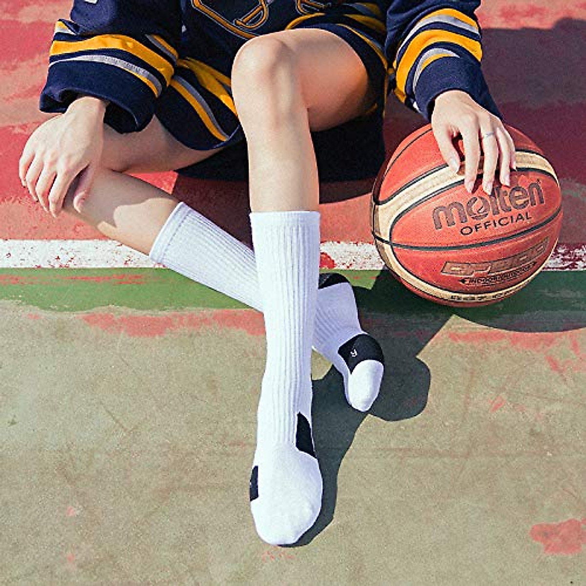 YQHMT Basketball Socks Men's Outdoor Athletic Crew Socks Cushioned Thick Sport Long Compression Socks 4 Pack