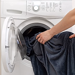 EIUE Comfortable Black Throw Blanket,Small Travel Blanket for Airplane,Soft Car Blanket for All Seasons