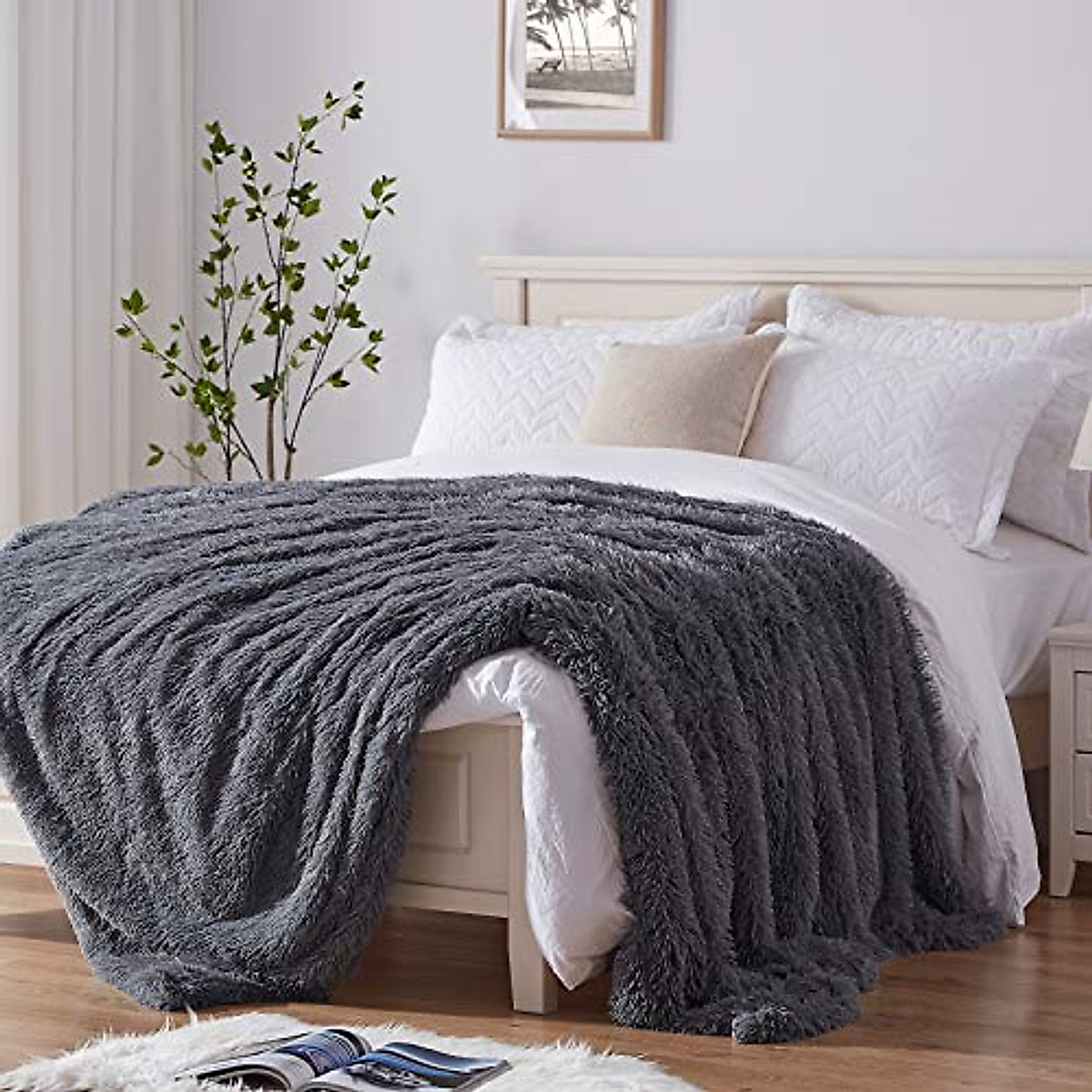 NexHome Soft Shaggy Faux Fur Blanket Throw Blanket 50" x 60", Solid Reversible Fluffy Cozy Comfy Microfiber Long Faux Fur Decorative Blankets for Sofa Couch Bed Chair Photo Props,Light Gray