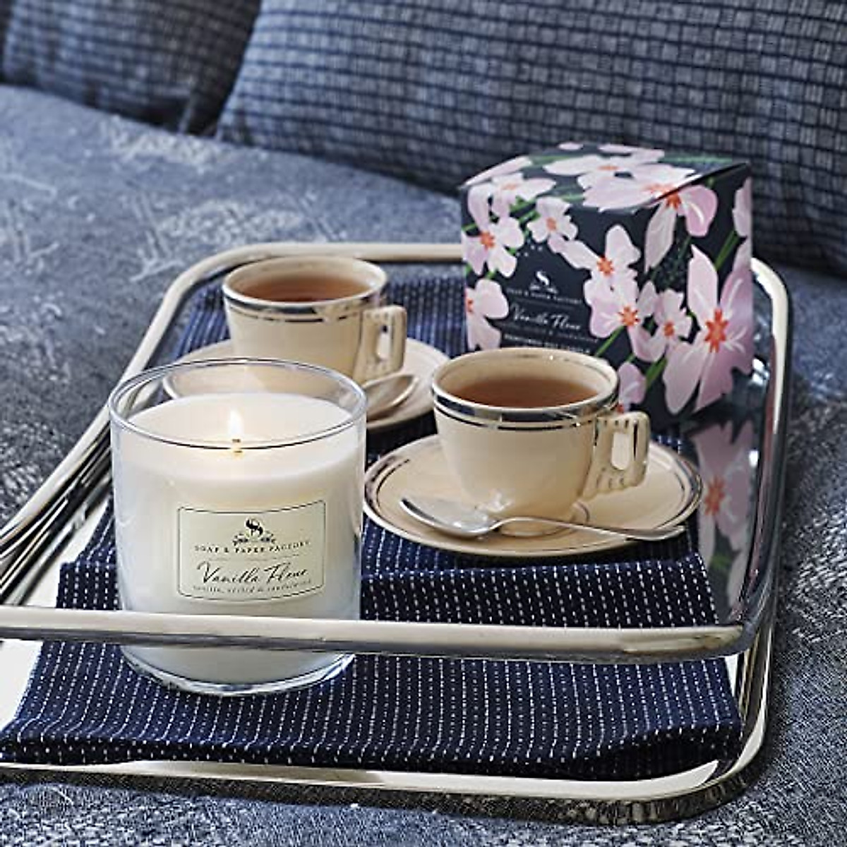 Soap & Paper Factory Vanilla Fleur 9.5 oz Large Soy Candle