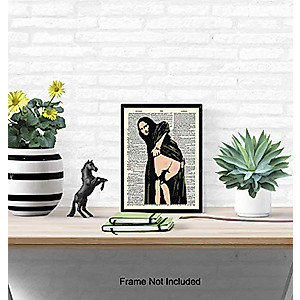 Mona Lisa Graffiti Mural Dictionary Art Print - Vintage Upcycled Wall Art Poster- Modern Chic Home Decor for Bathroom, Bath, Bedroom, Dorm Room - Cool Gift for Banksy Fans, 8x10 Photo Unframed
