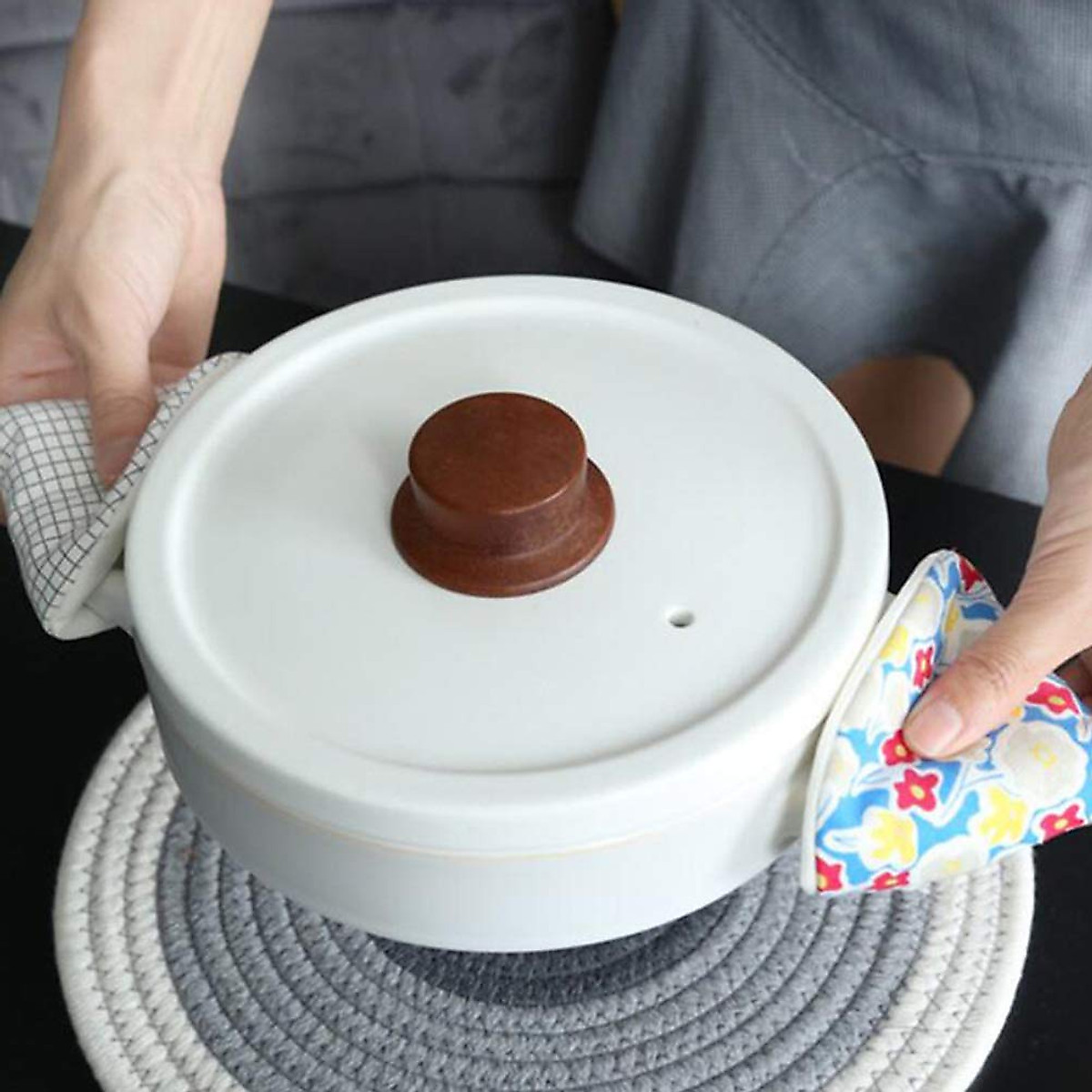 Hemoton 4pcs Cooking Pinch Mitts Pot Clip Holder Moving Hot Plate Bowls Gloves Grips Triangle Covers Oven Mitten Hand Protector for Kitchen