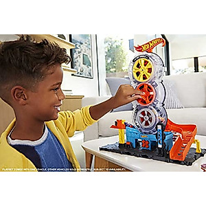Hot Wheels Toy Car Track Set City Super Twist Tire Shop with 1:64 Scale Car, Single or Multi-Car Play