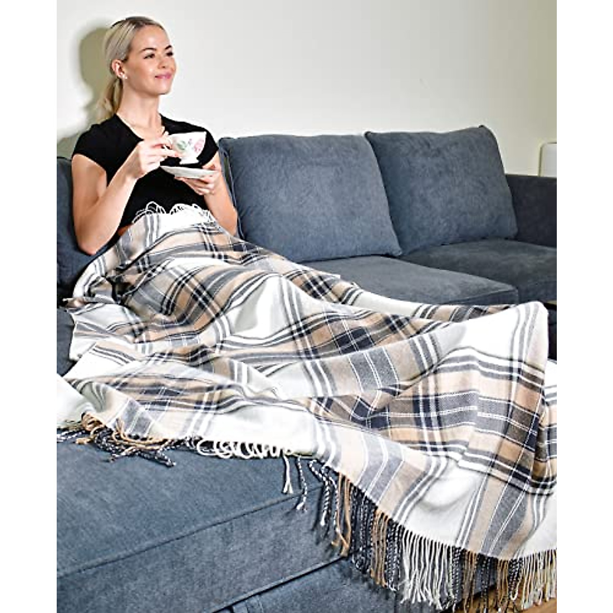 Blankets - Decorative Classic Blanket - Buffalo Plaid Throw Blanket - Comfortable and Ultra-Soft - Lightweight & Indoor Outdoor Blanket - Ideal for Living Room, Couch, Travelling Good for All Seasons