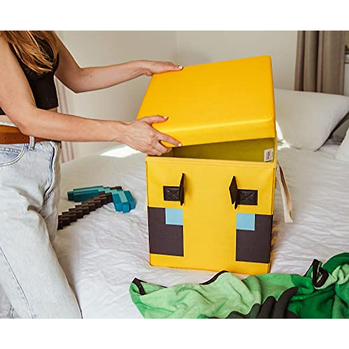 Minecraft Bee 15-Inch Storage Bin Chest With Lid | Foldable Fabric Basket Container, Cube Organizer With Handles, Cubby Closet Organizer | Video Game Gifts And Collectibles