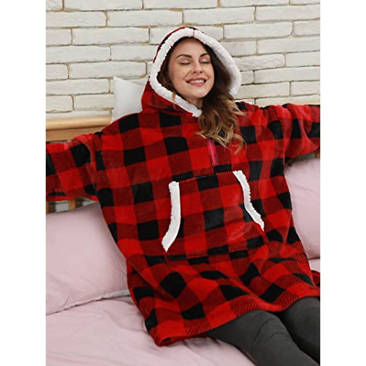 Fantaslook Wearable Blankets Quarter Zipper Blanket Hoodie Microfiber & Sherpa Oversized Sweatshirt for Women & Men（Checkered）