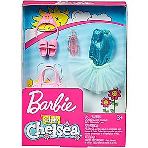 Barbie Club Chelsea Accessory Pack, Ballet-Themed Clothing and Accessories for Small Dolls, 6 Pieces for 3 to 7 Year Olds Include Tutu and Dance Bag