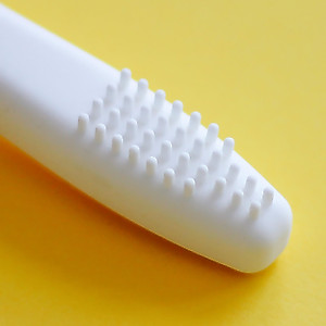 Cooncicy Small Dog Toothbrush 2 Pcs Set - Silicone Dog Toothbrush with Handle - Cat Toothbrush - Soft Bristles Puppy Toothbrush Kit for Small Breeds - Pet Toothbrush (White Yellow)