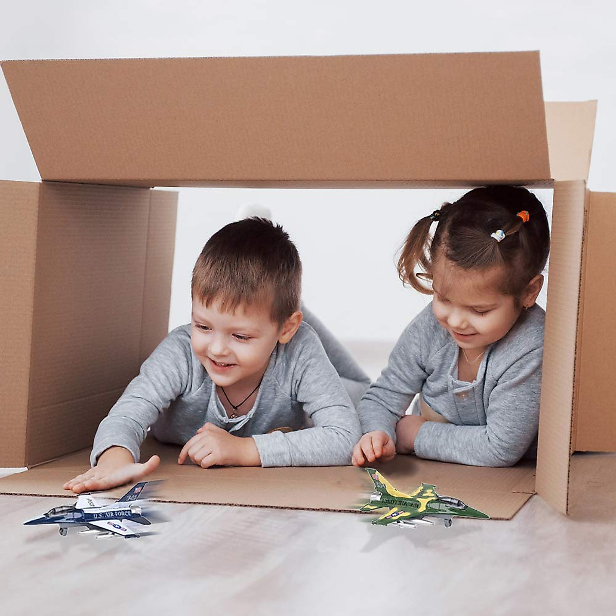 ArtCreativity Diecast F-16 Jets with Pullback Mechanism, Set of 2, Diecast Metal Jet Plane Fighter Toys for Boys, Air Force Military Cake Decorations, Party Favors, Goodie Bag Fillers